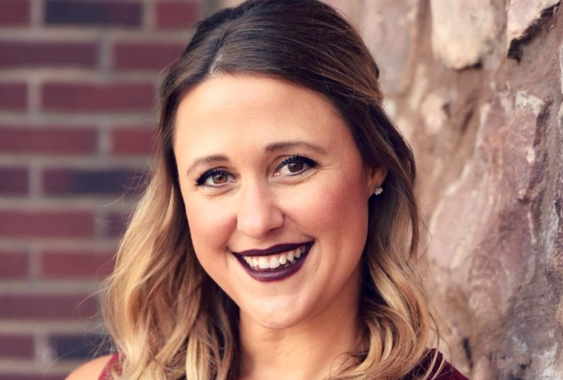 Amy tabte fem børn, inden hun blev mor. Så sprang hun ud som forfatter